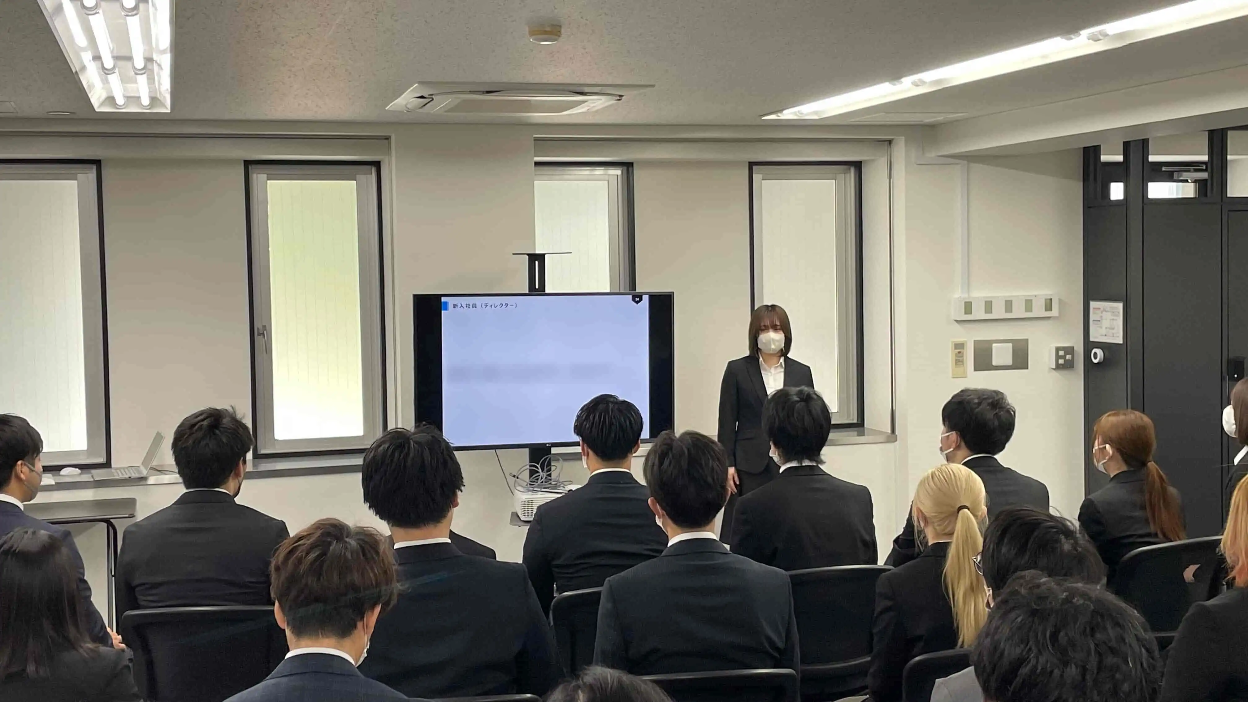 2023年入社式に密着！挨拶から歓迎会までの一日 | 株式会社LYZON